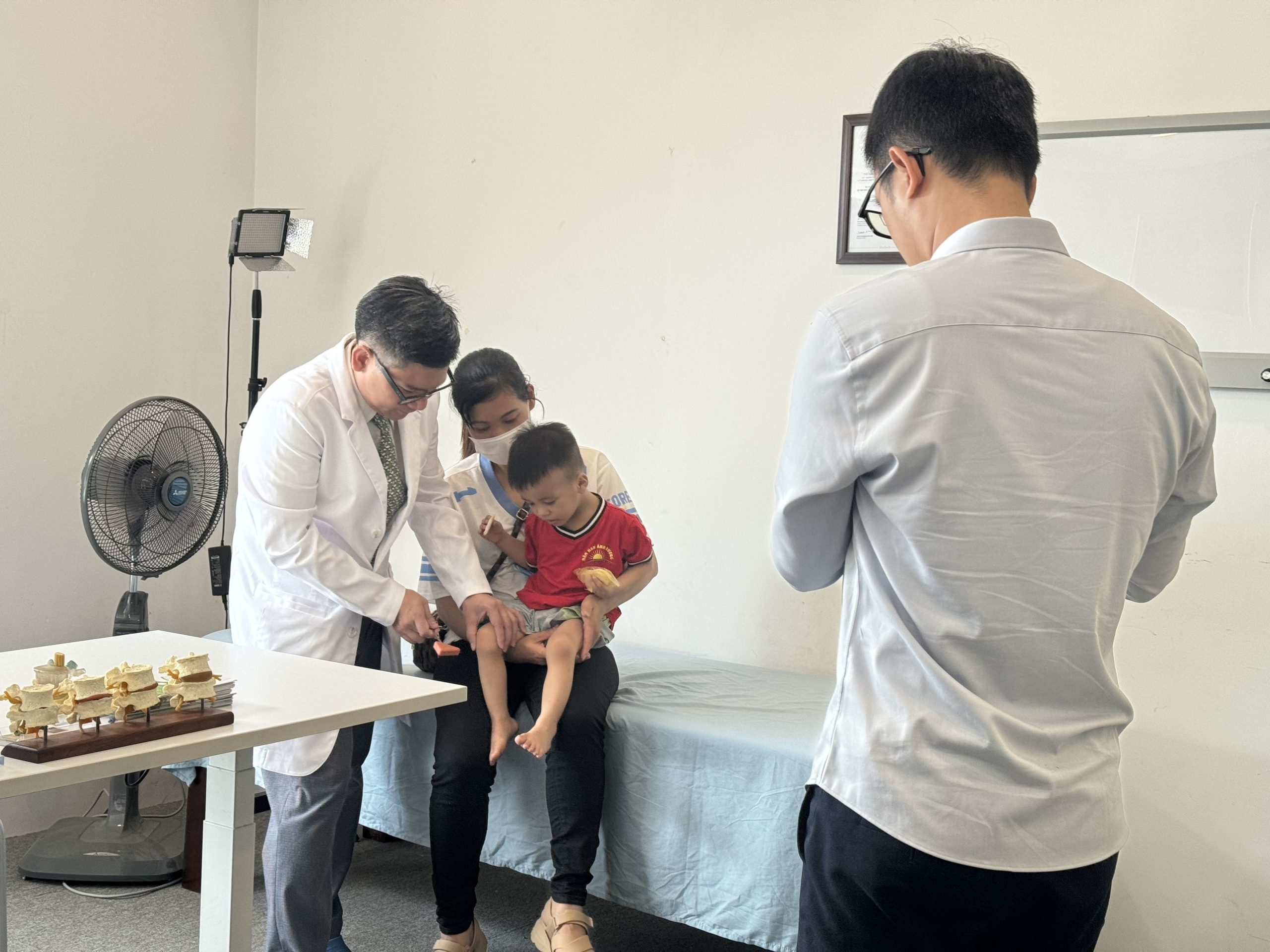 Cách Cải Thiện Dáng Chân Chữ Bát Mà Không Cần Phẫu Thuật - Viện nghiên ...